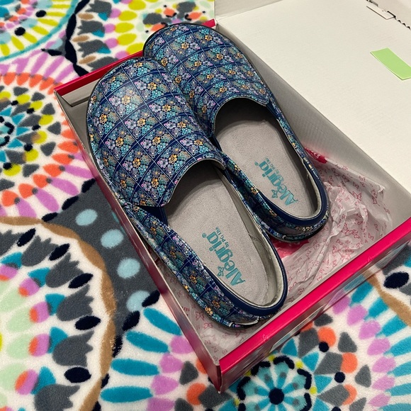 Shoes | New Worn Once Super Cute But Im A Tennis Shoe Person | Poshmark
